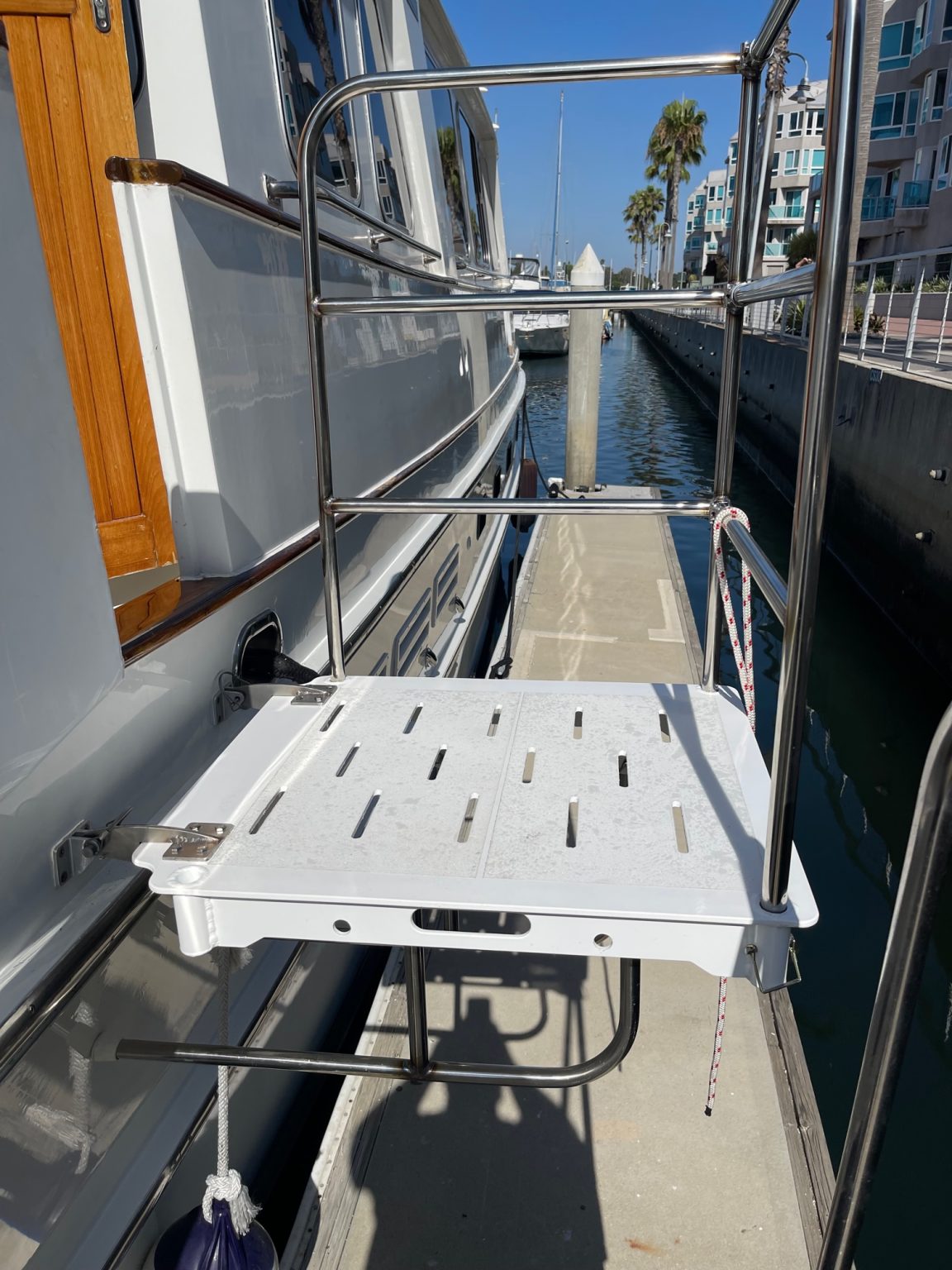 DockLatches.com - Your floating dock hinge source