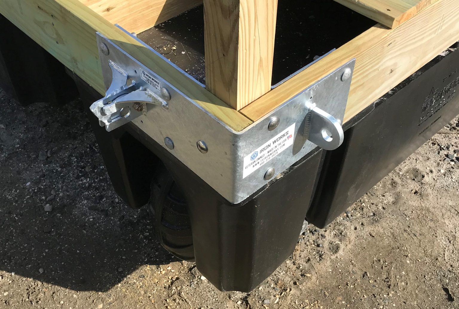 DockLatches.com - Your floating dock hinge source